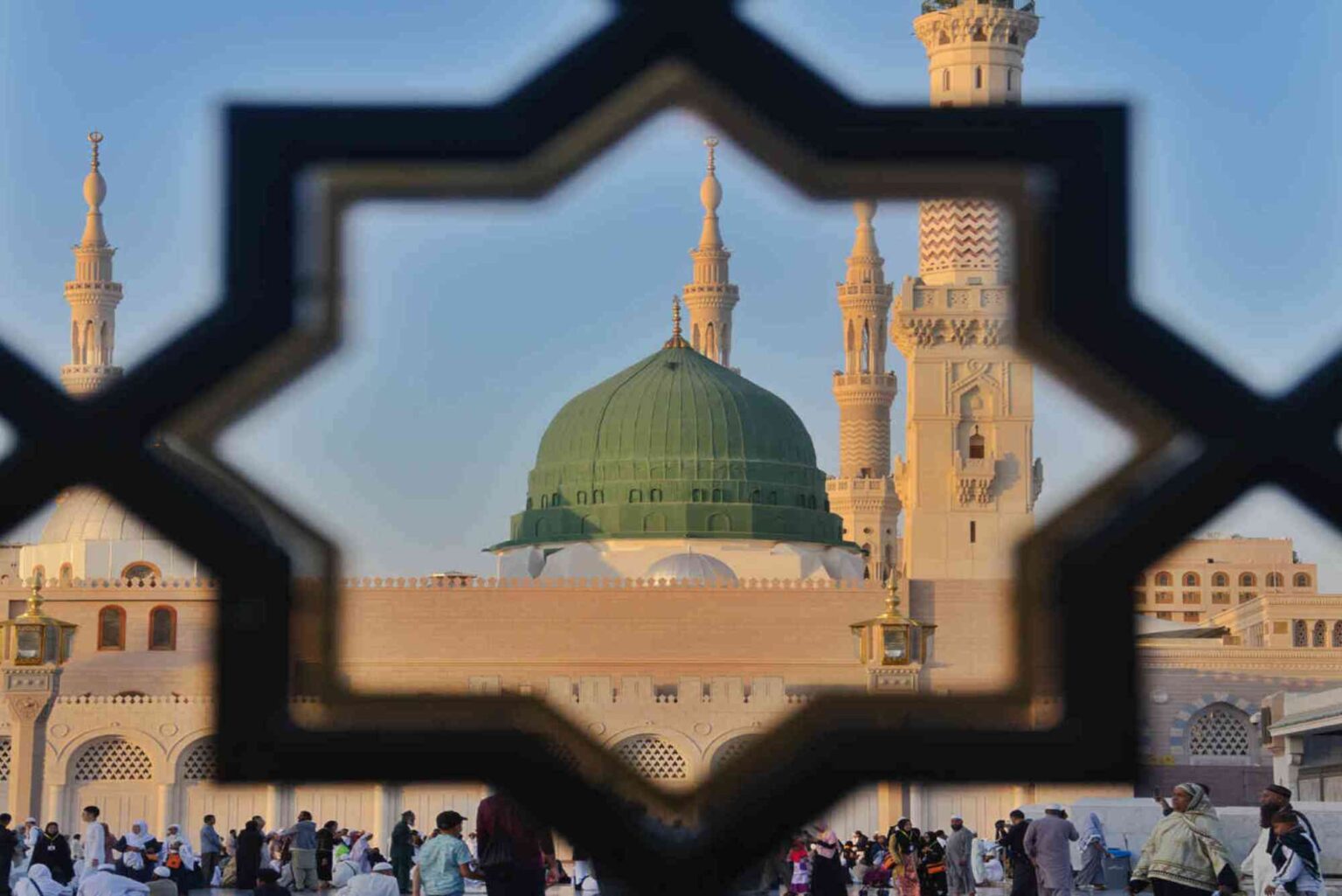 How To Perform Ziyarah In Madinah – Complete Guide